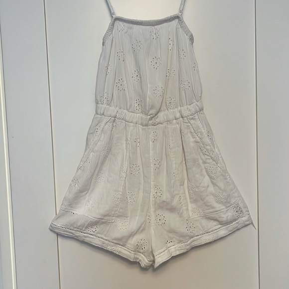 American Eagle Outfitters | Other | White Floral Flowy Romper From ...